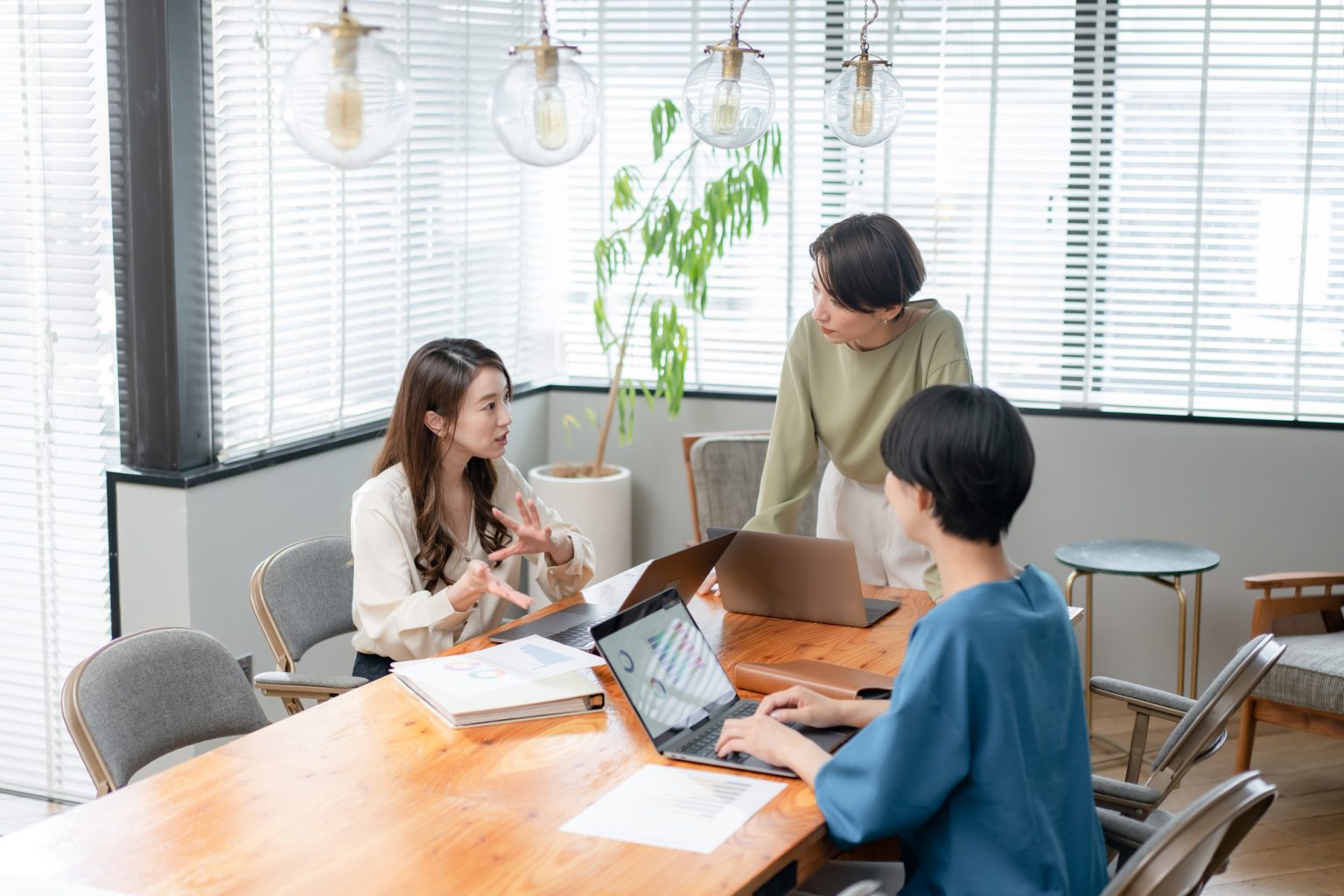 優れた新規事業のアイデア15選！アイデアの出し方や新規事業を成功させるポイントもご紹介